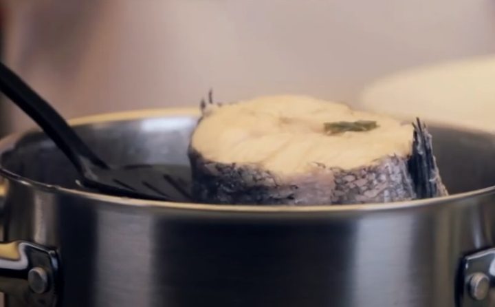 Como cozer pescada congelada: tempo necessário e cuidados a ter ...